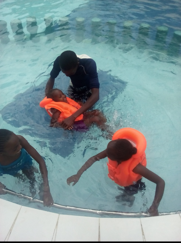 Zidisha | Swimming lesson service